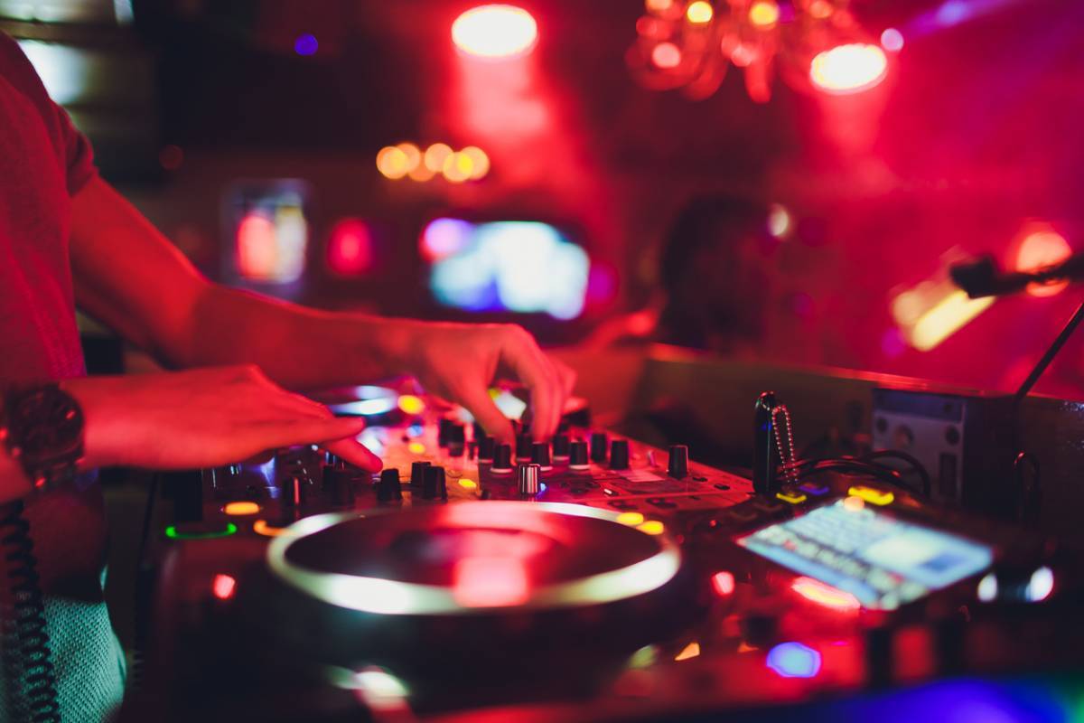 Quel matériel pour devenir DJ ? - Top Famille